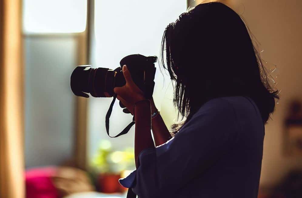 How To Start A Photography Side Hustle In 2023